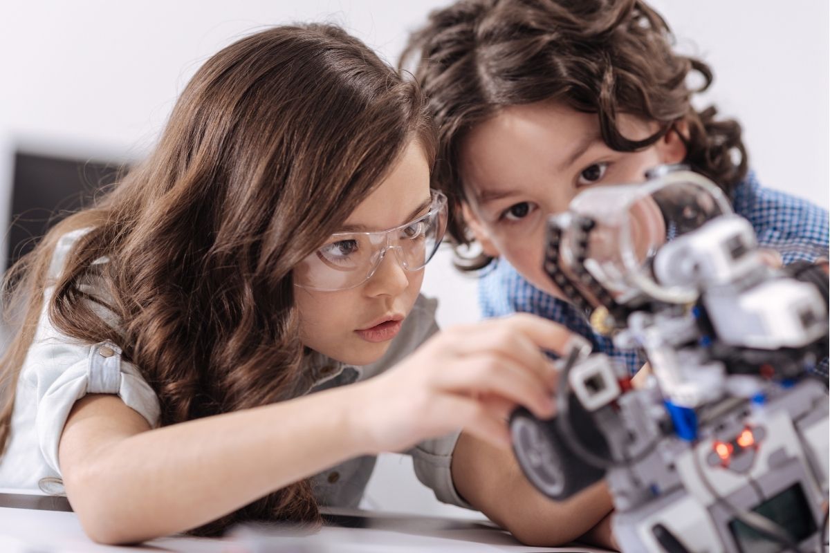 Top 10 sách học STEM Robotics hay nhất cho trẻ em