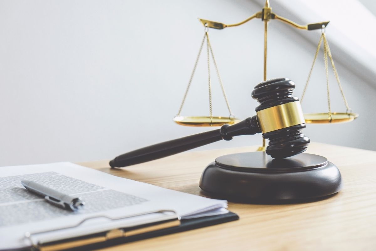 Từ vựng tiếng Anh theo chủ đề Luật pháp: Luật và văn bản pháp luật ...